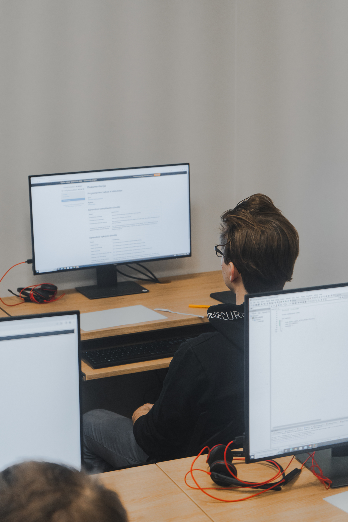 Informatikos olimpiada: Lietuvos mokiniai varžosi programuodami