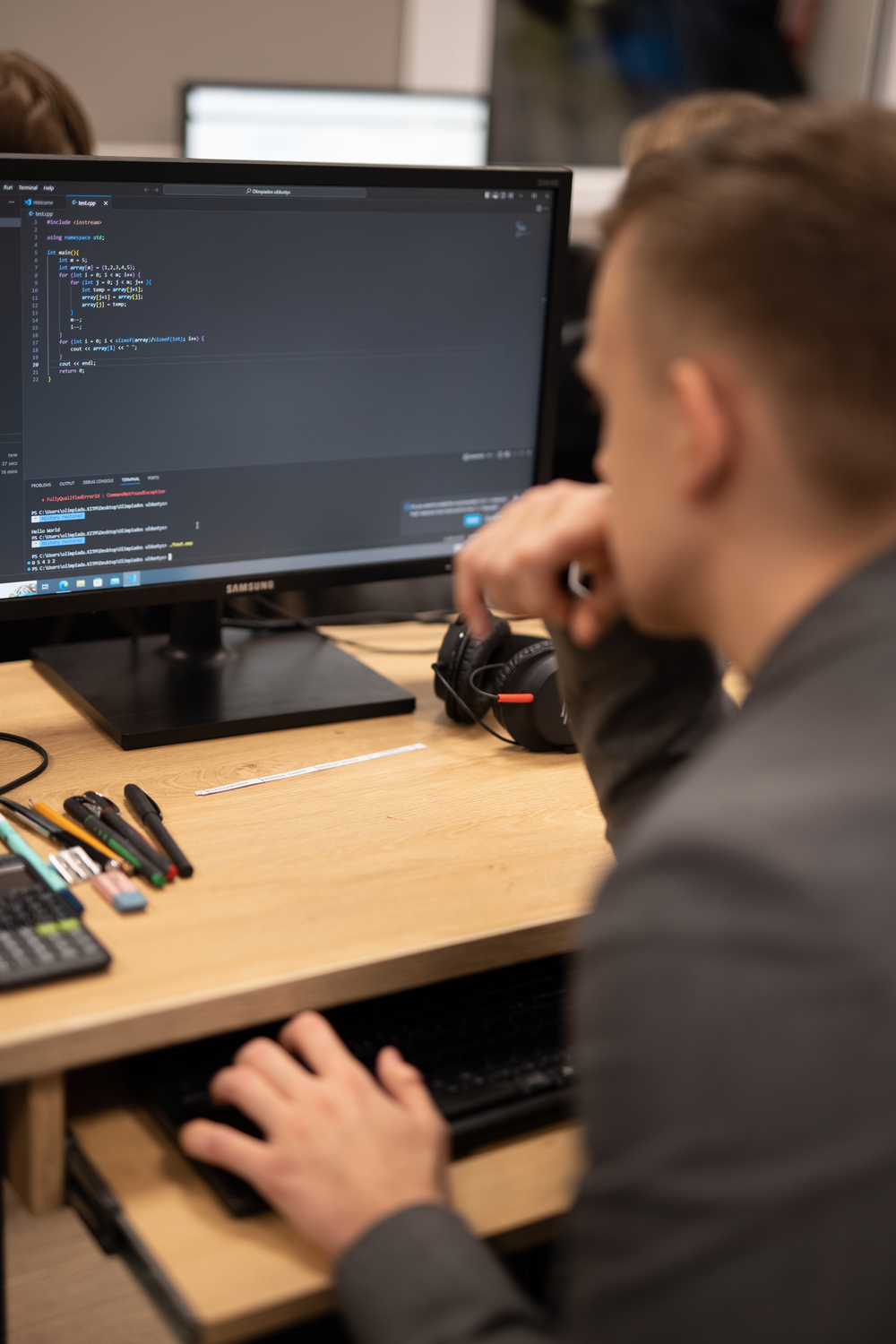 Informatikos olimpiada: Lietuvos mokiniai varžosi programuodami